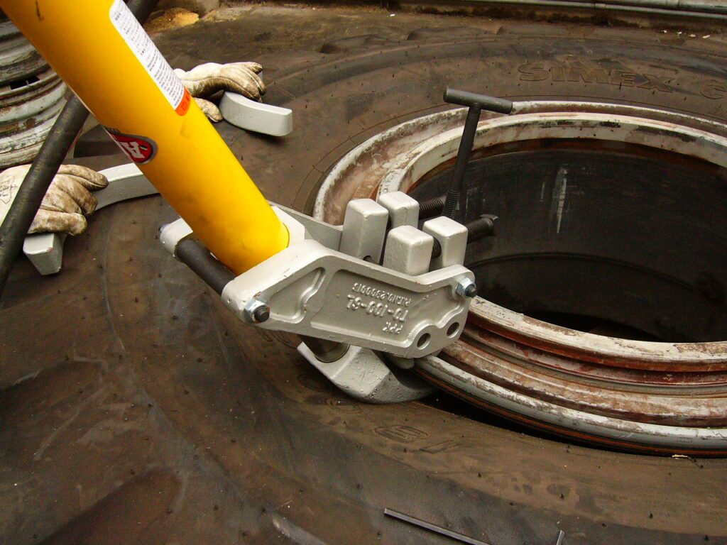 OTR Tire Bead Breaker