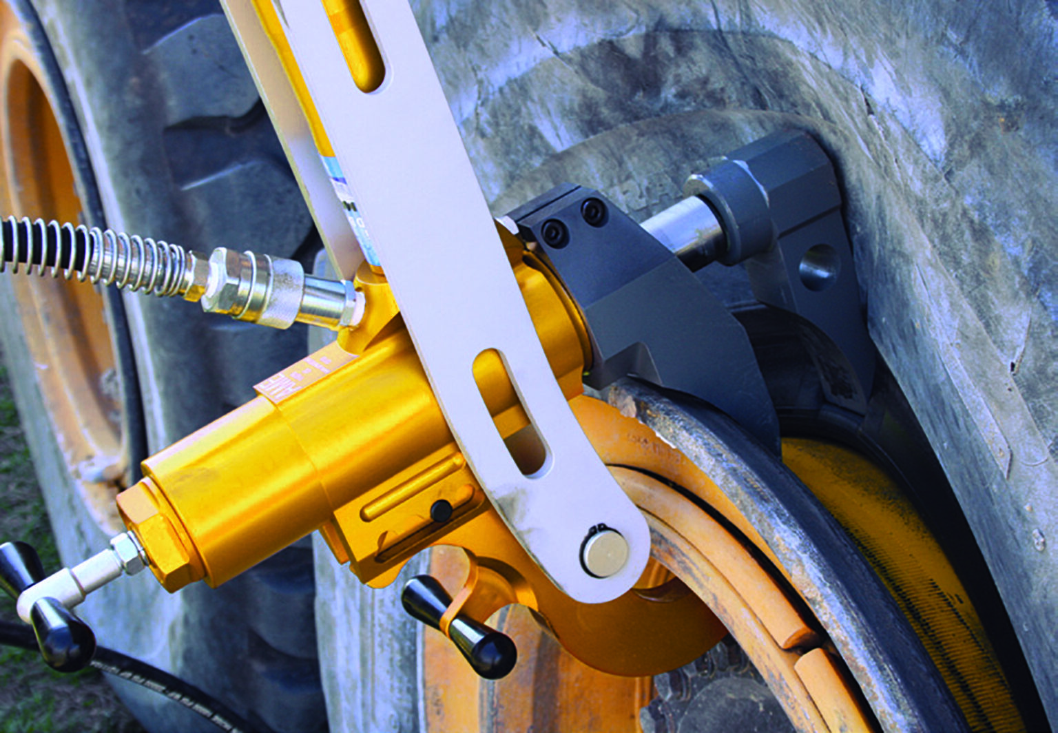 Diamondback Aluminum Bead Breaker