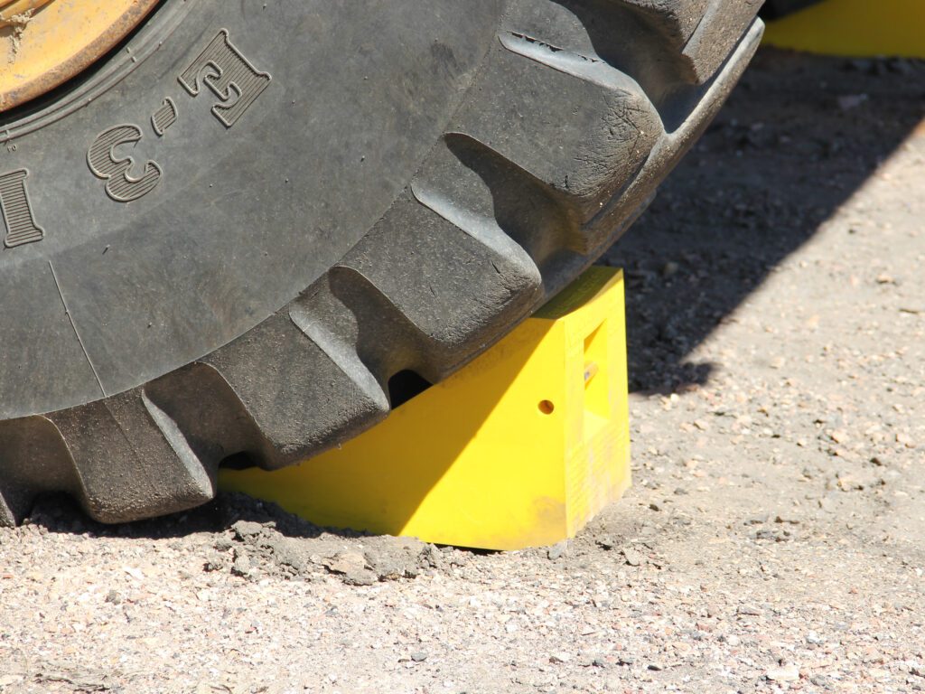 Urethane Wheel Chock, 15.25″-71″ Tires