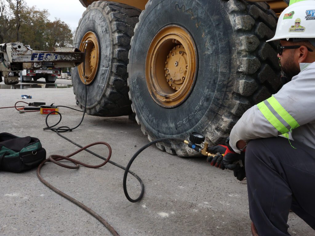 OTR 20 Foot Inflator/Deflator Kit with Large and Standard Bore Core ...